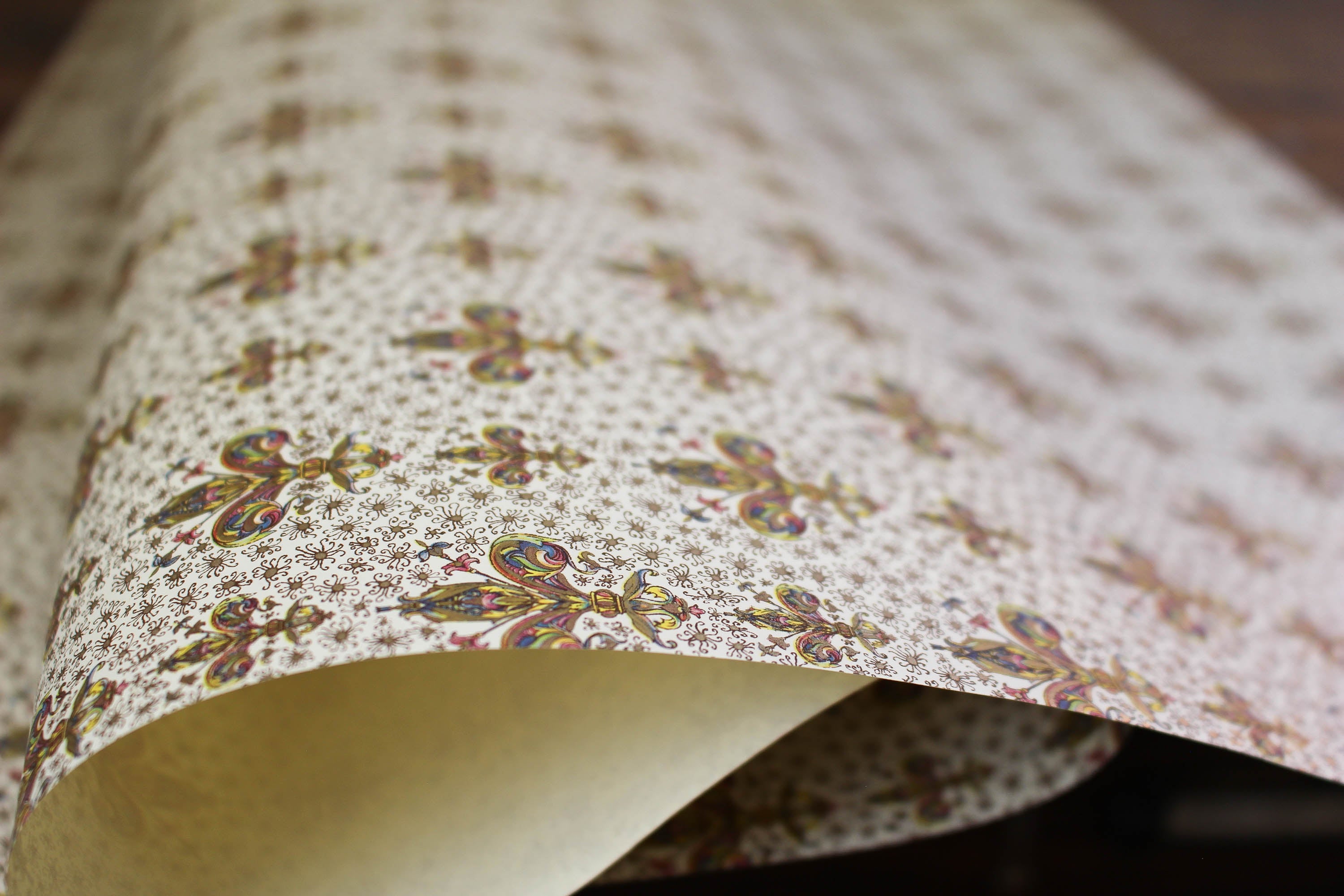 Kartos Gift Wrap - Lilium – Flywheel